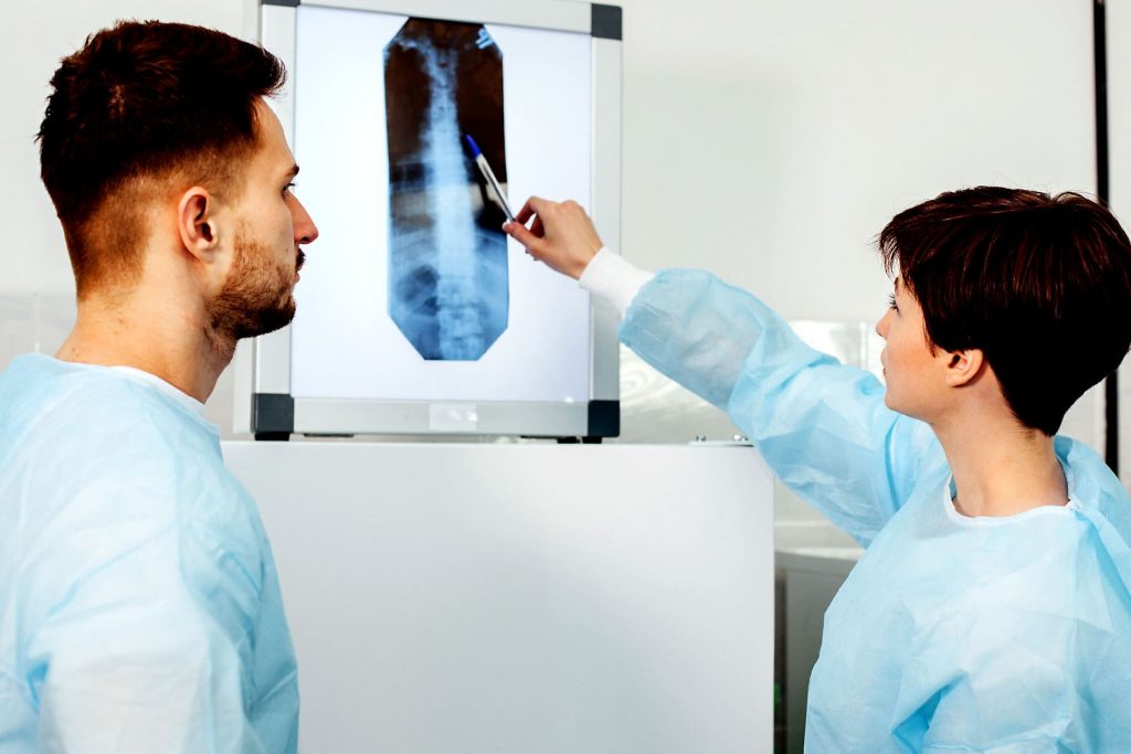 RX rachide cervicale: indicazioni, preparazione, cosa si vede e durata RX rachide cervicale: indicazioni, preparazione, cosa si vede e durata